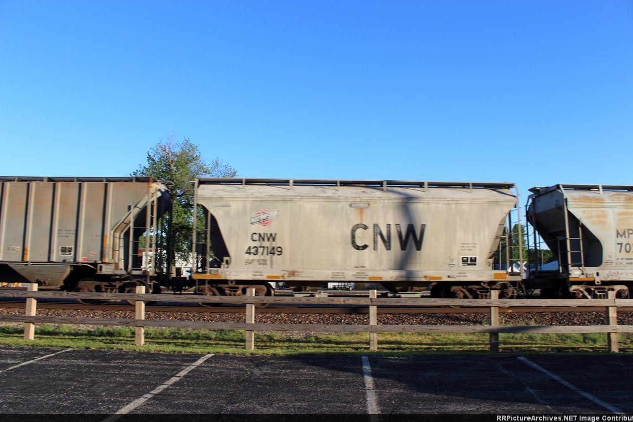 CNW 437149